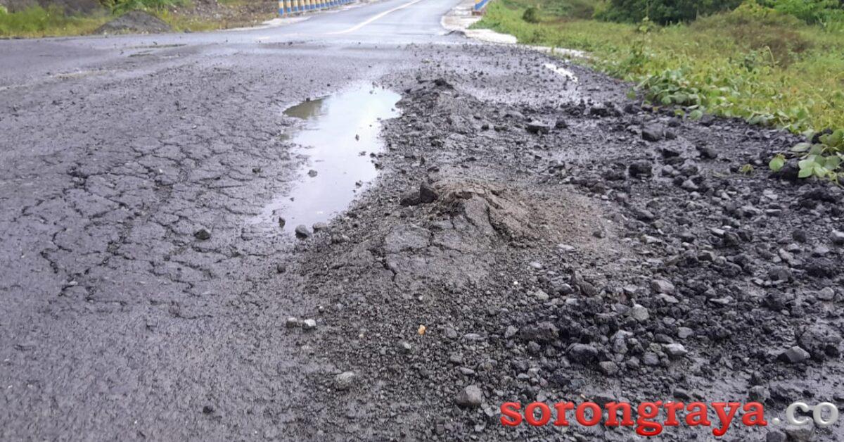 LSM Tunas Bangsa PBD Soroti Jalan Lingkar Sorong Makbon Yang Rusak - Sorongraya.co