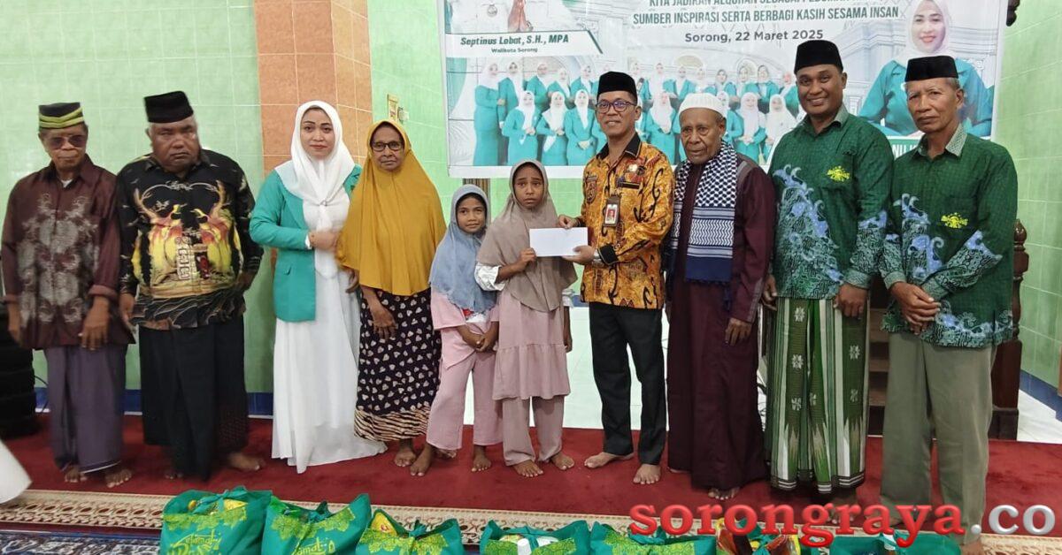 Peringati Nuzulul Qur'an, Fatayat NU Kota Sorong Santuni Anak Yatim Piatu di Doom - Sorongraya.co
